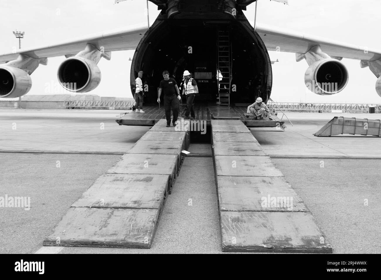 Air lift operations Black and White Stock Photos & Images - Alamy