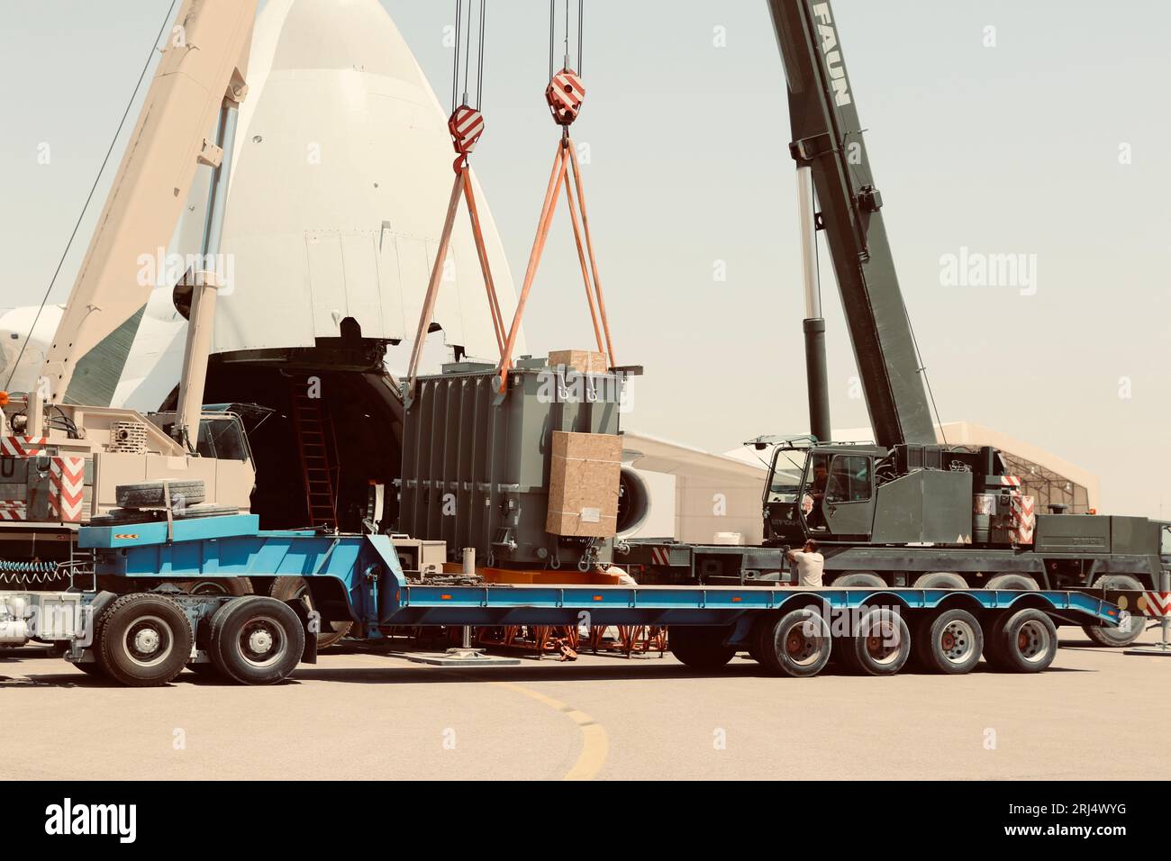 Heavy power hi-res stock photography and images - Alamy