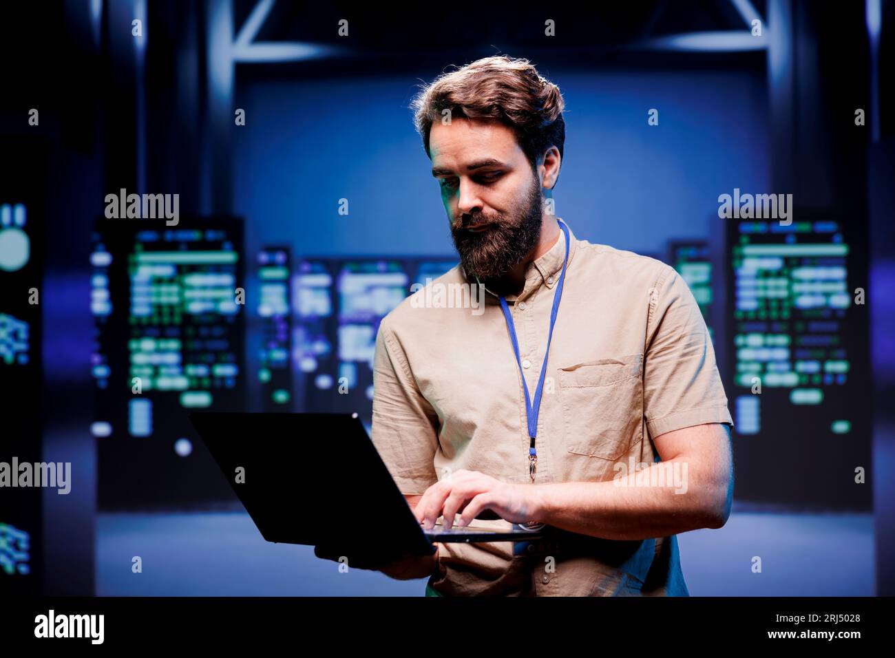 Large computer server room in hi-res stock photography and images - Alamy