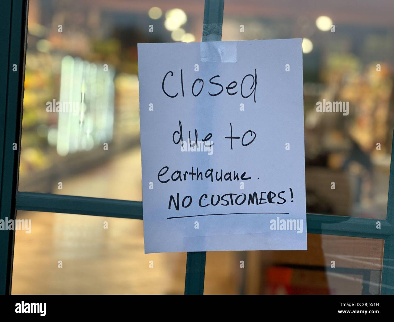 Earthquake sign cover hi-res stock photography and images - Alamy