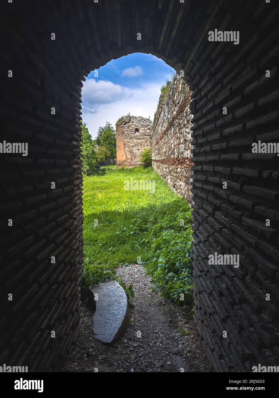 ancient city tour , medieval habitat , Iznik City Walls in the Province ...