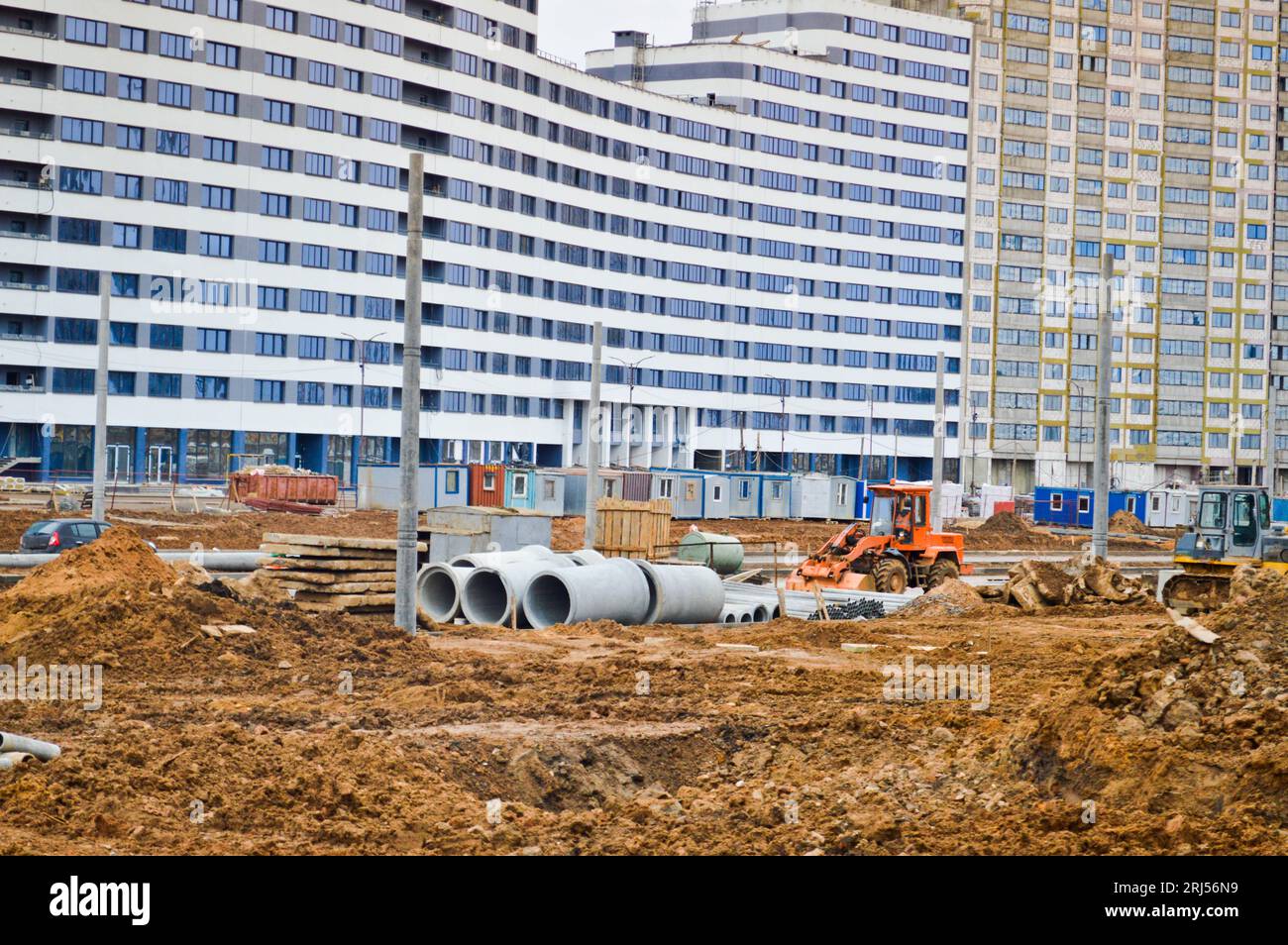 Construction of a large multi-storey comfortable concrete cement modern ...