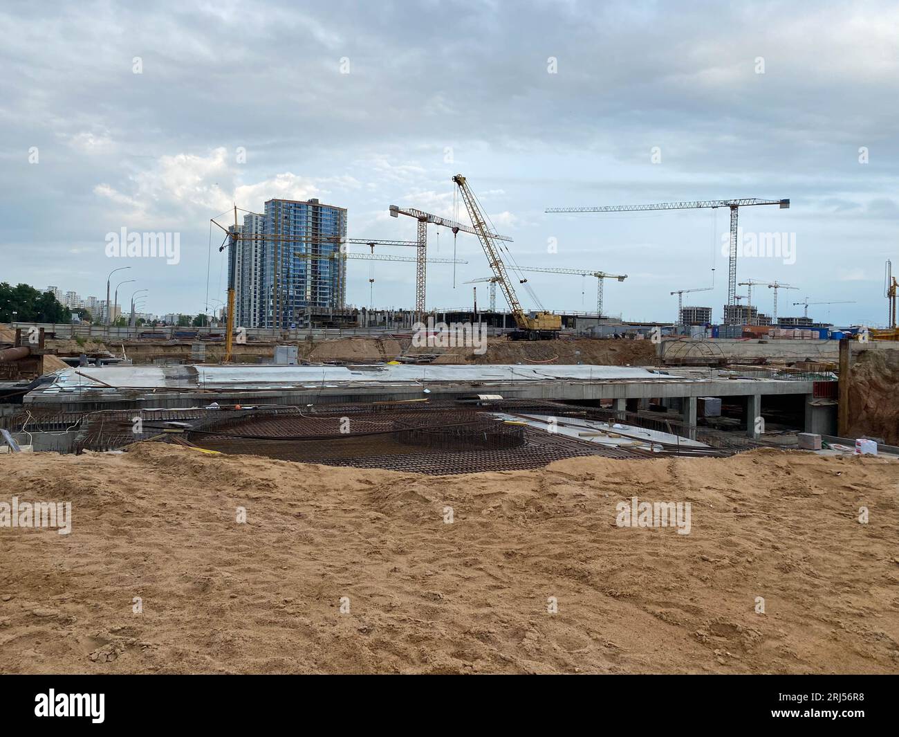 Construction of a large underground infrastructure industrial facility ...
