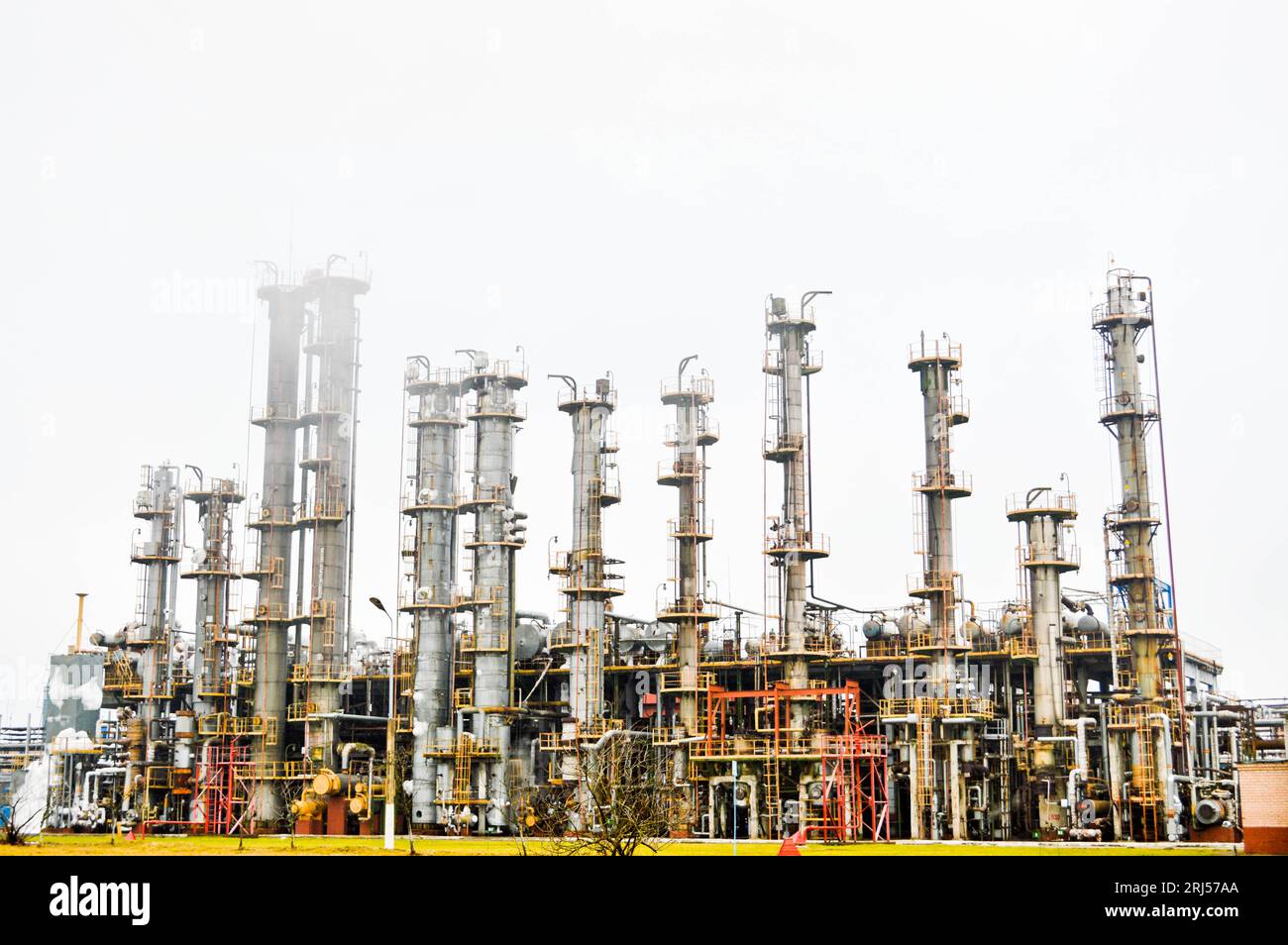 Rectification columns, gas separation unit at oil refinery, petrochemical plant Stock Photo - Alamy