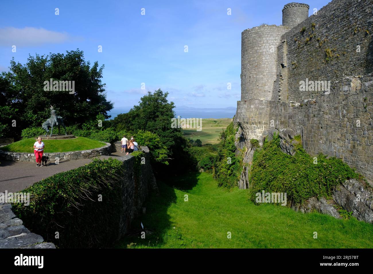 Harlech castle in wales hi-res stock photography and images - Alamy
