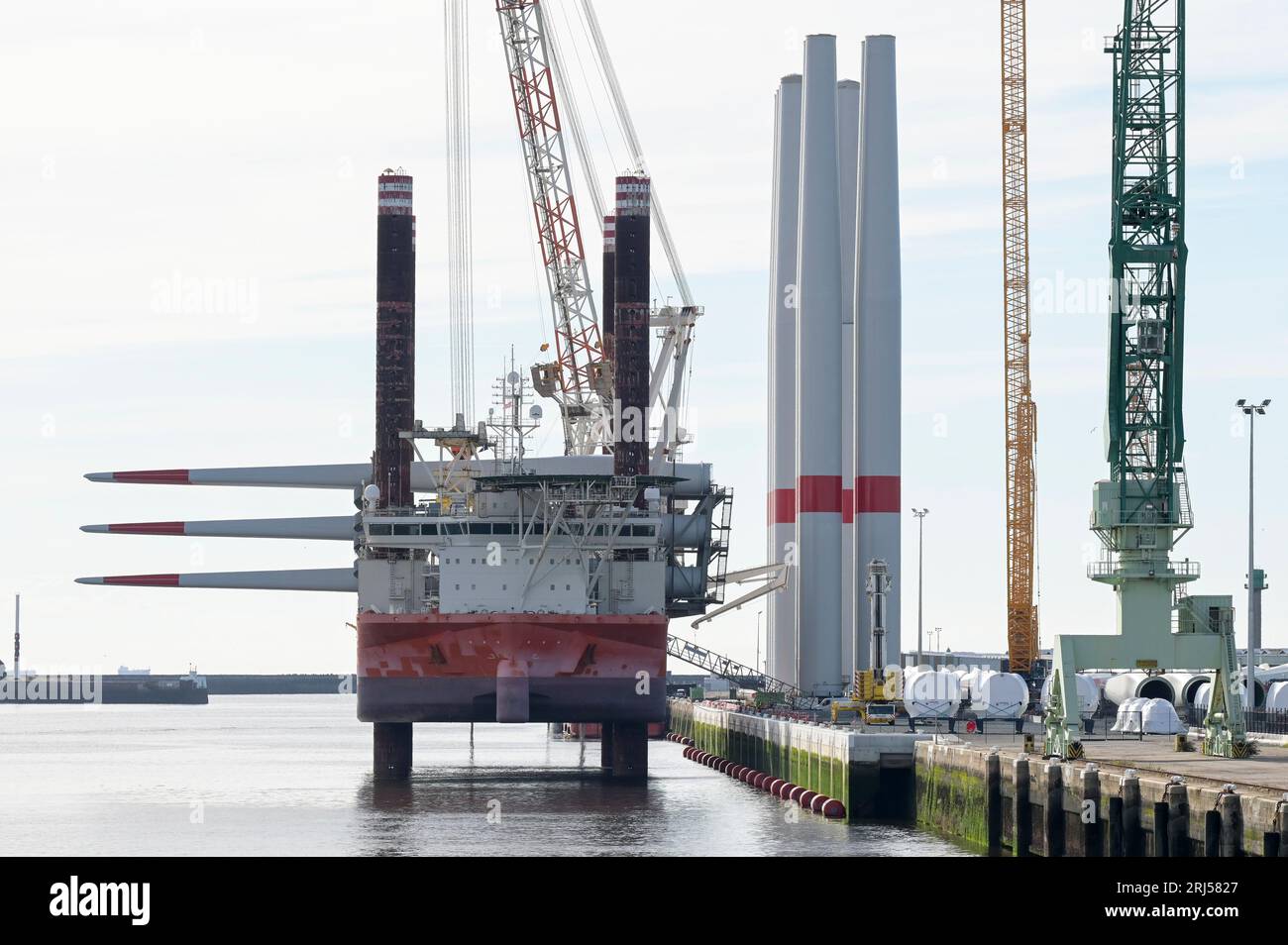 FRANCE, Le Havre port, Siemens Gamesa renewable energy SGRE production ...