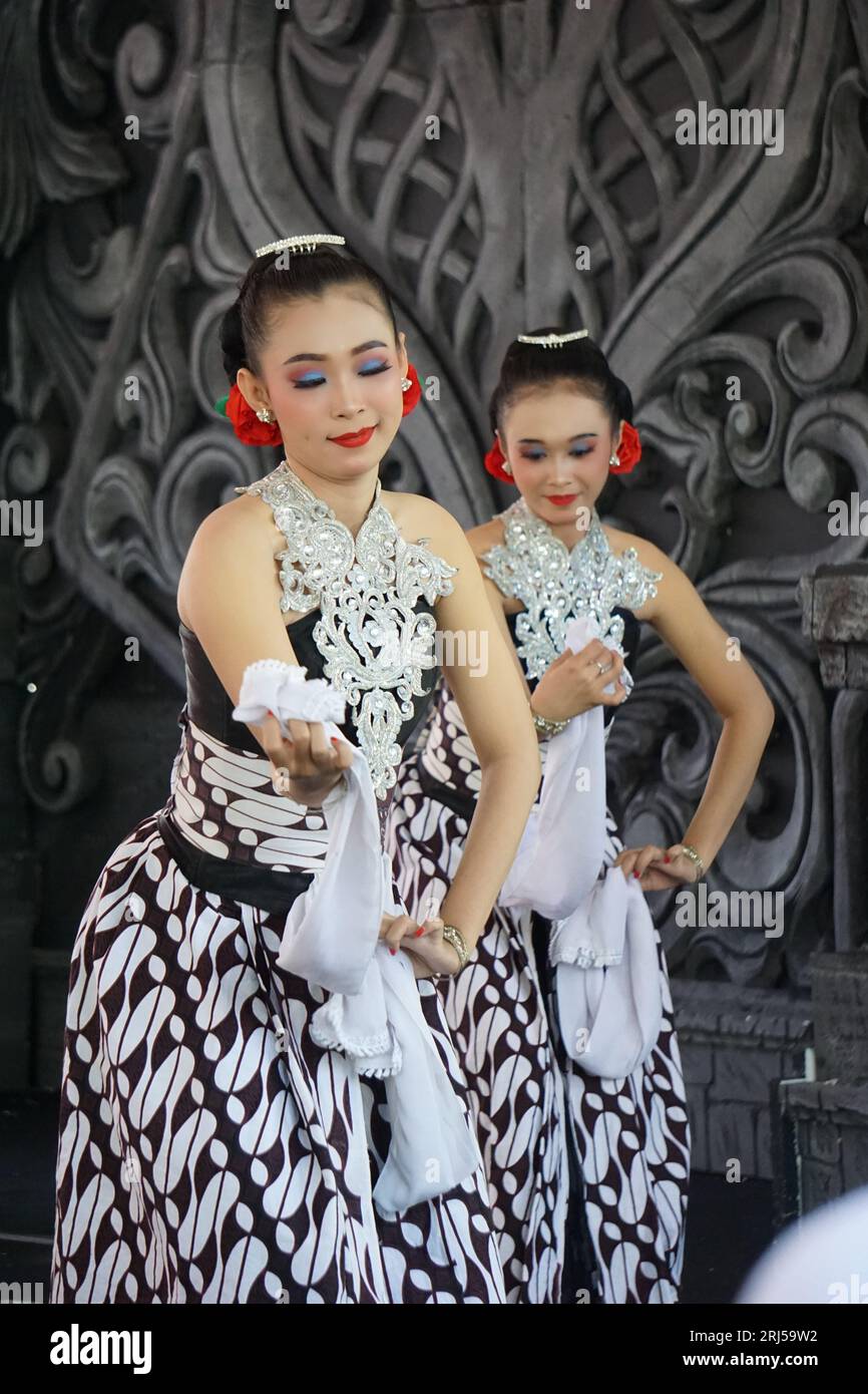 Bedhaya hi-res stock photography and images - Alamy