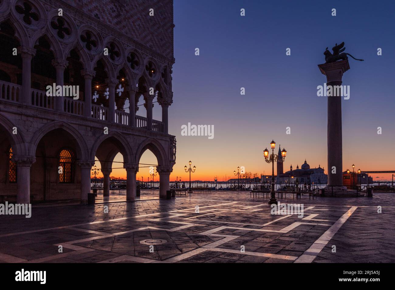 Saint mark column hi-res stock photography and images - Alamy
