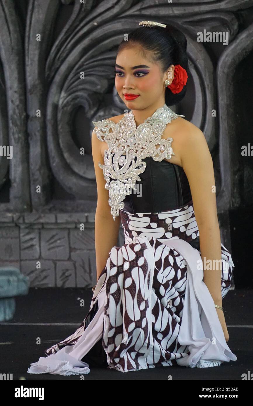 Bedhaya hi-res stock photography and images - Alamy