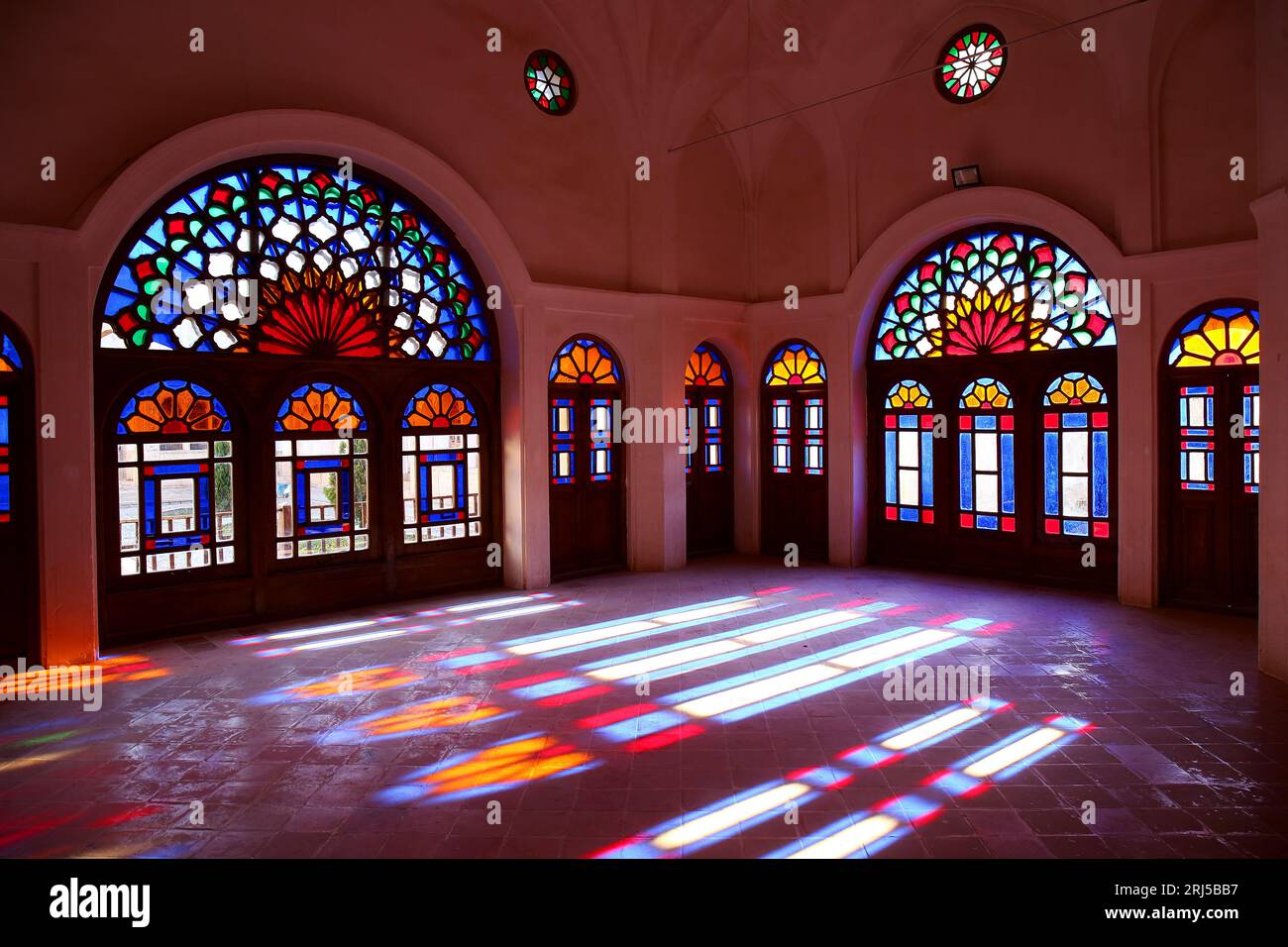 Traditional Abbasi house built during the 18th century in Kashan ...