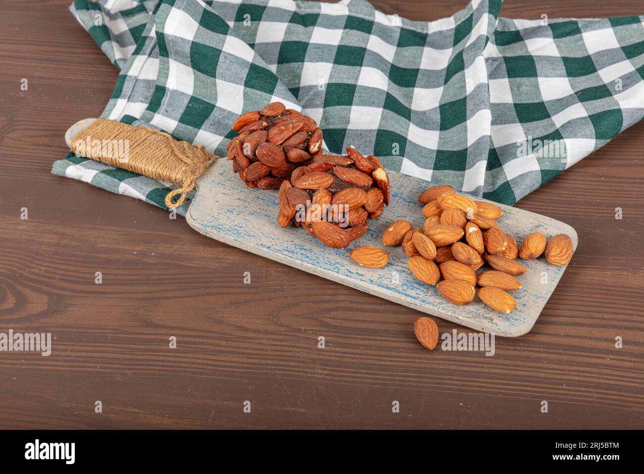 Turkish Dessert Cezerye with Hazelnut, Almond or pistachio. Turkish ...