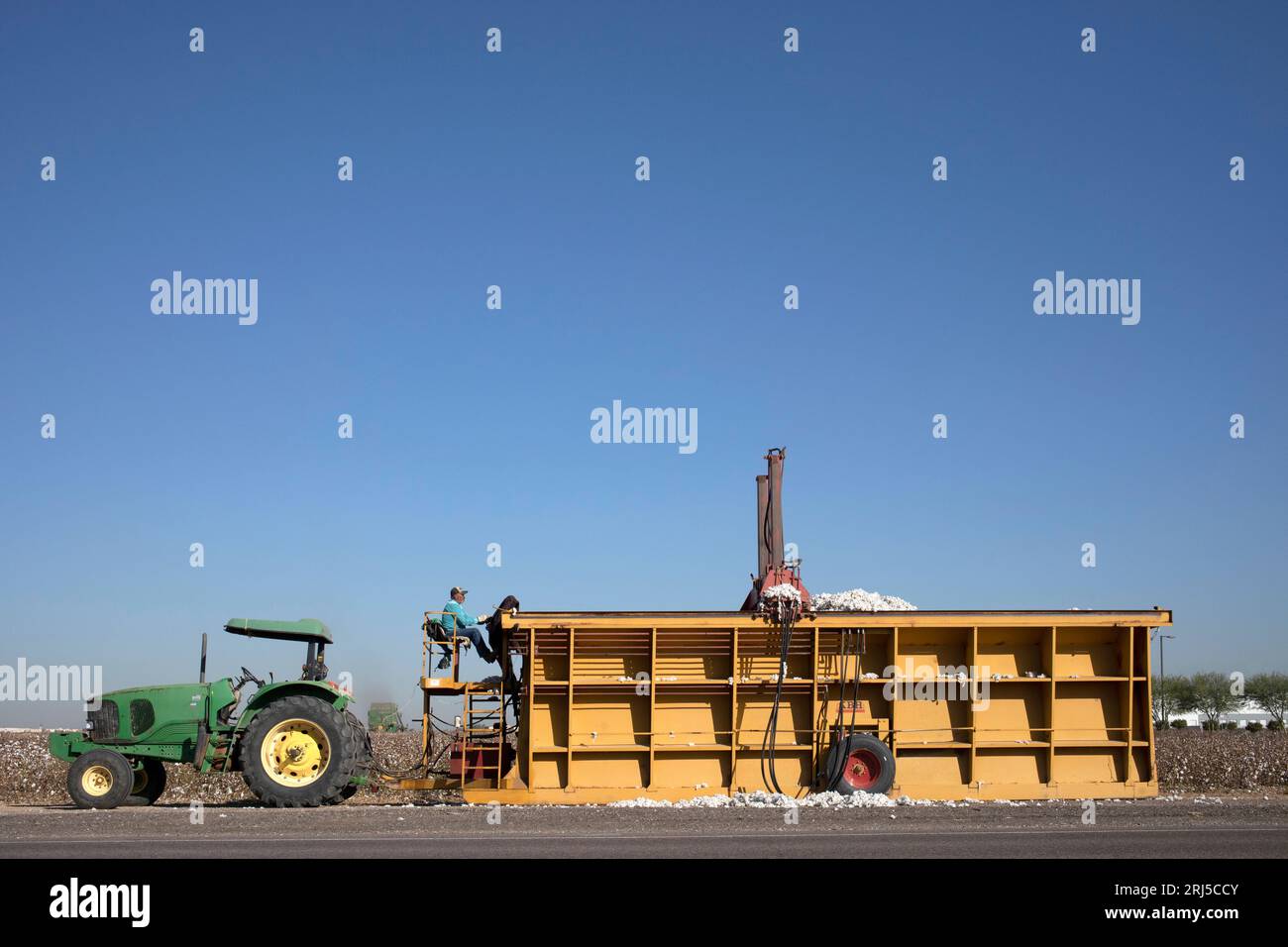 Cotton machine hi-res stock photography and images - Alamy