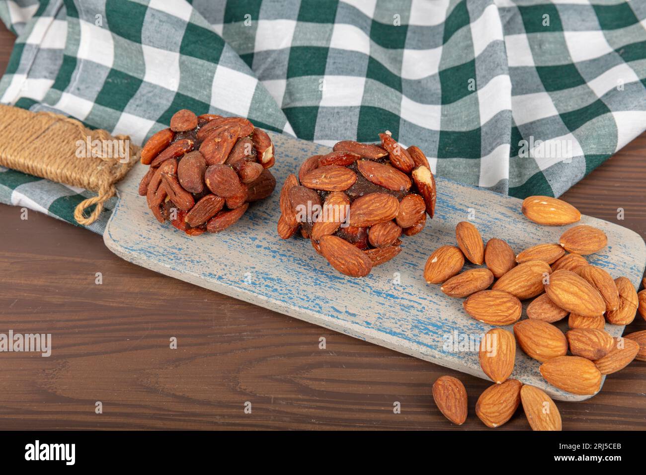 Turkish Dessert Cezerye with Hazelnut, Almond or pistachio. Turkish ...