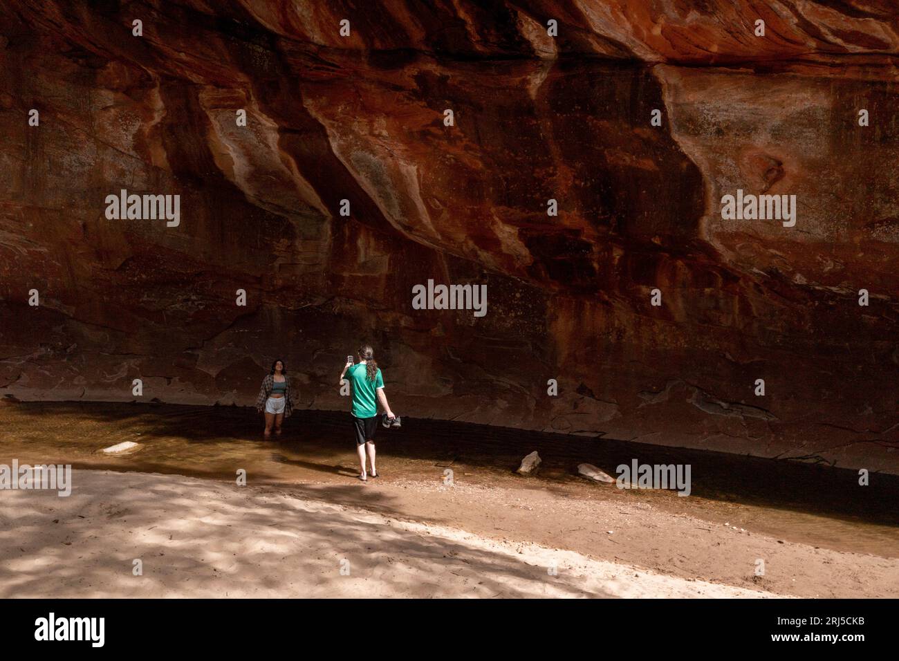 Couple take photos hi-res stock photography and images - Alamy