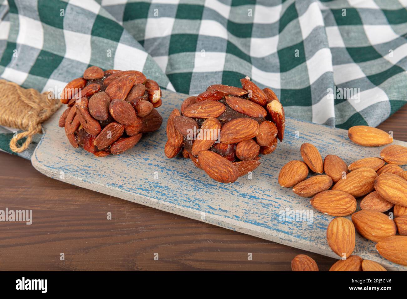Turkish Dessert Cezerye with Hazelnut, Almond or pistachio. Turkish ...