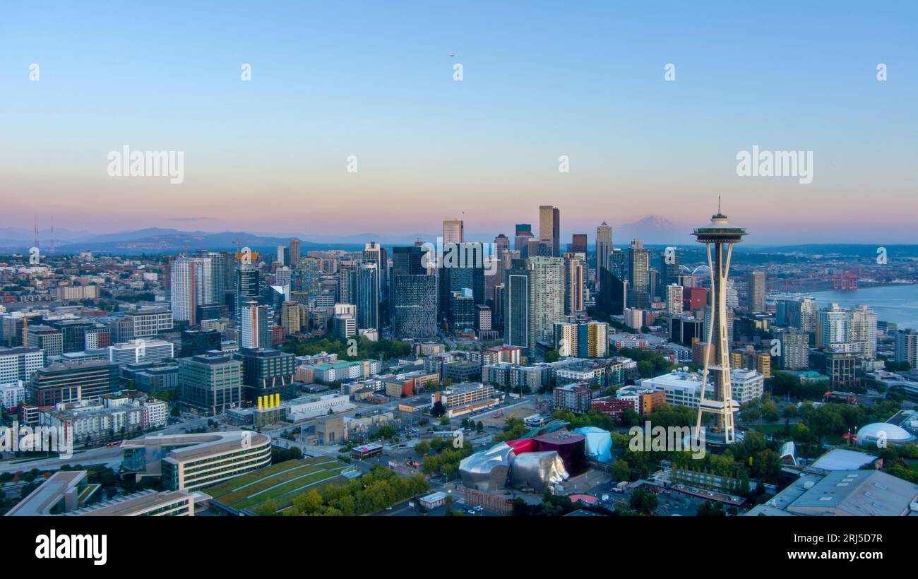 Port of seattle skyline ship hi-res stock photography and images - Alamy