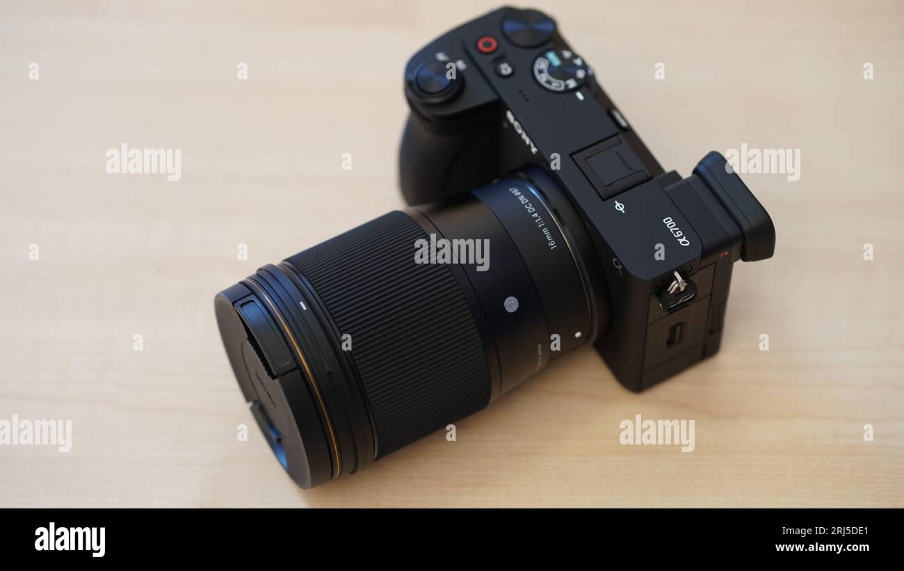 Sony a6700 Mirrorless Camera Stock Photo - Alamy