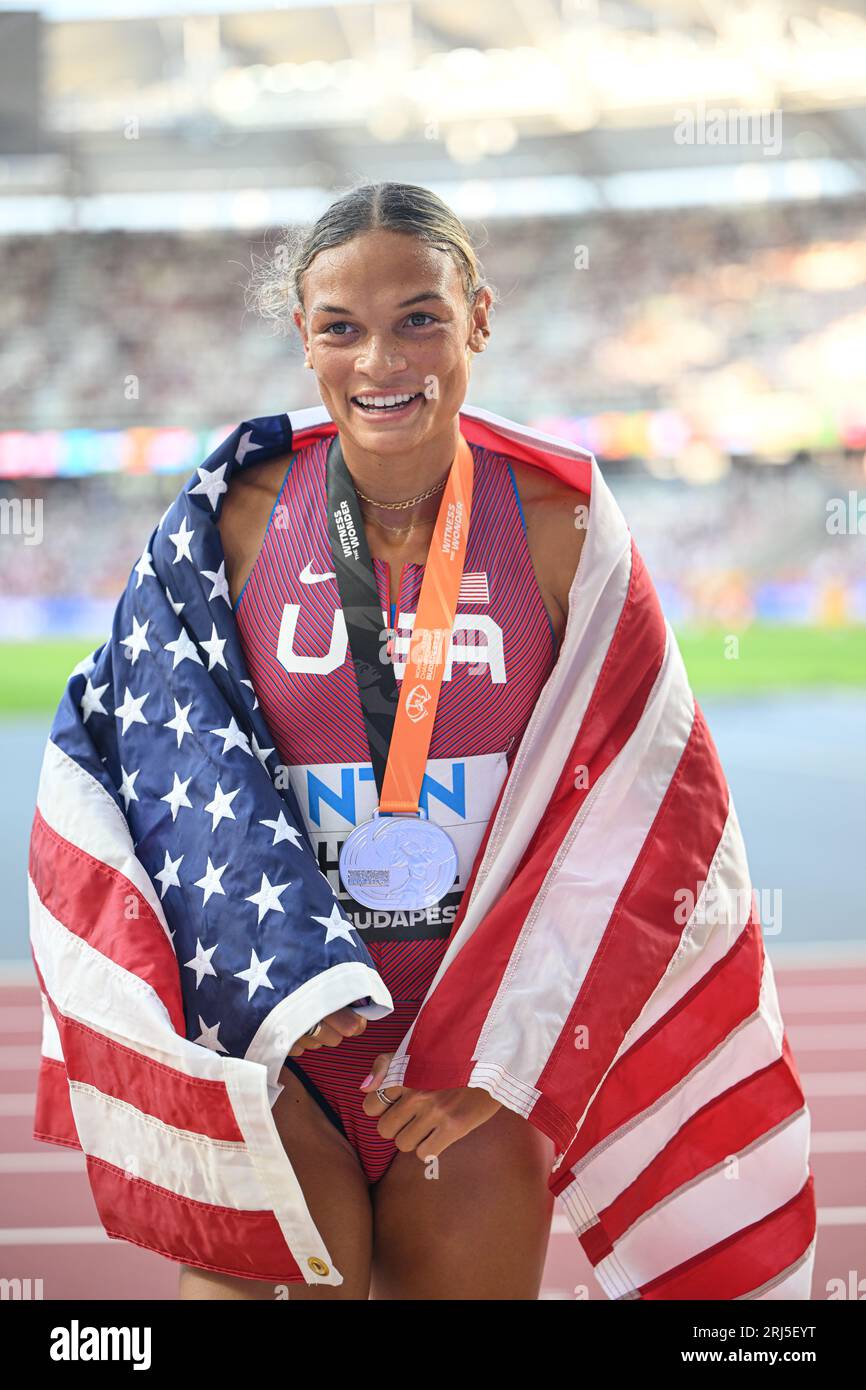 Anna Hall celebrating the second place with her country's flag in the ...
