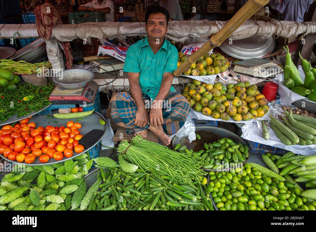 Fruits and vegetables vendors at the Jurain Railgate Market where ...