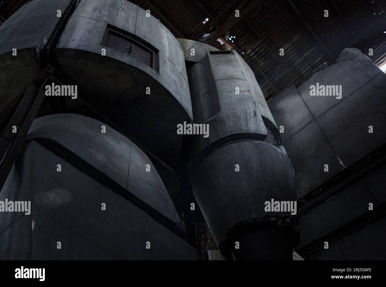 Large cylindrical construction hi-res stock photography and images - Alamy