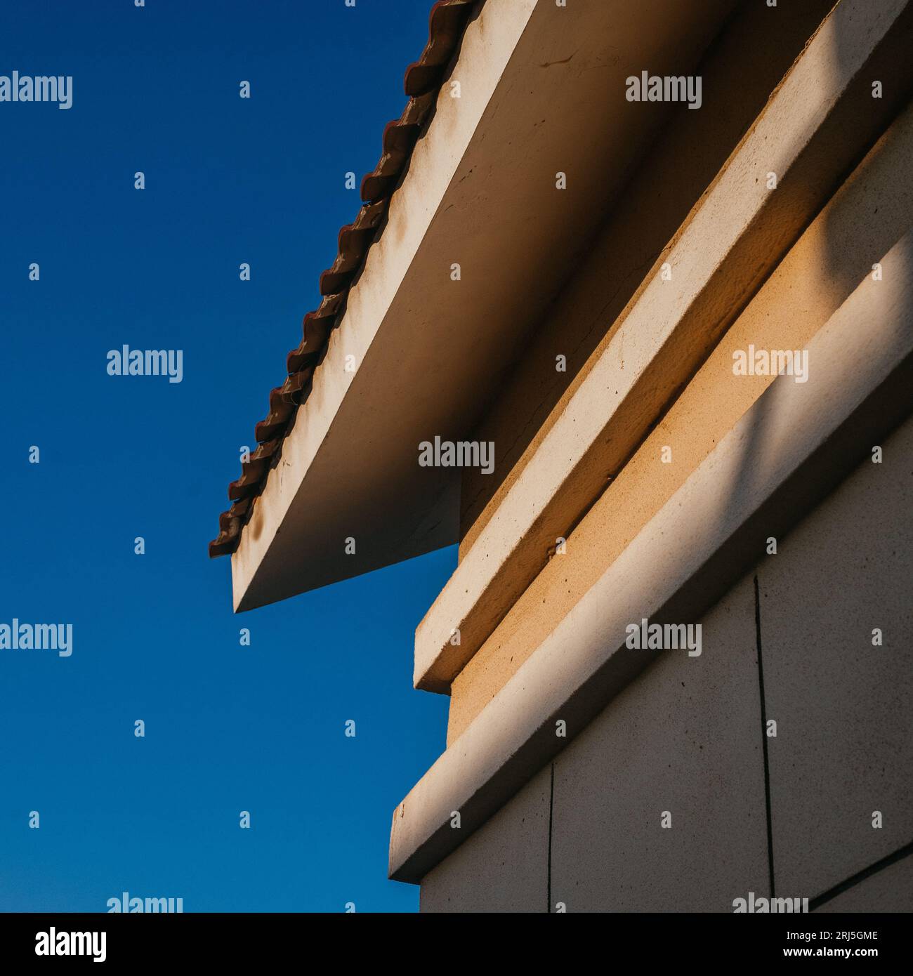 Corner beam hi-res stock photography and images - Alamy
