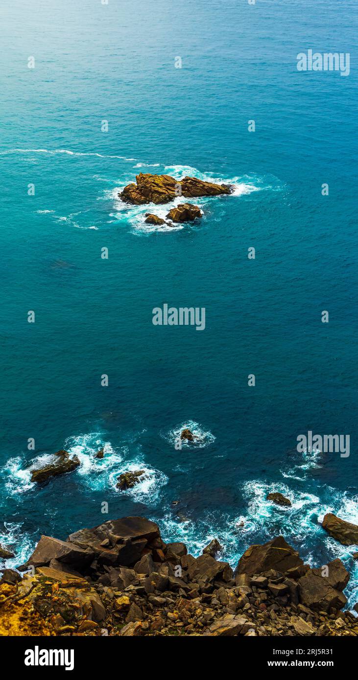 Vertical shot magnificent rocky hi-res stock photography and images - Alamy