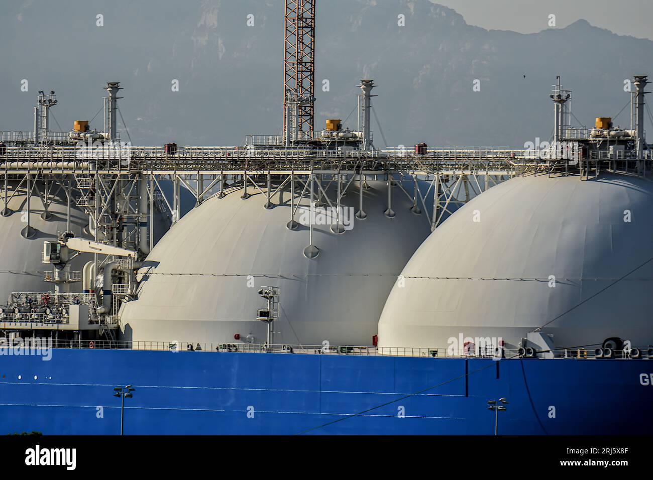Lng tanker france hi-res stock photography and images - Alamy