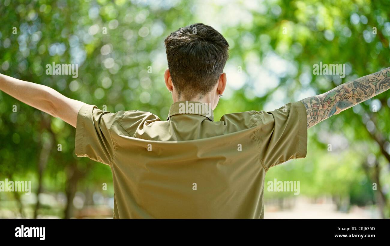 Stretch arms backwards hi-res stock photography and images - Alamy