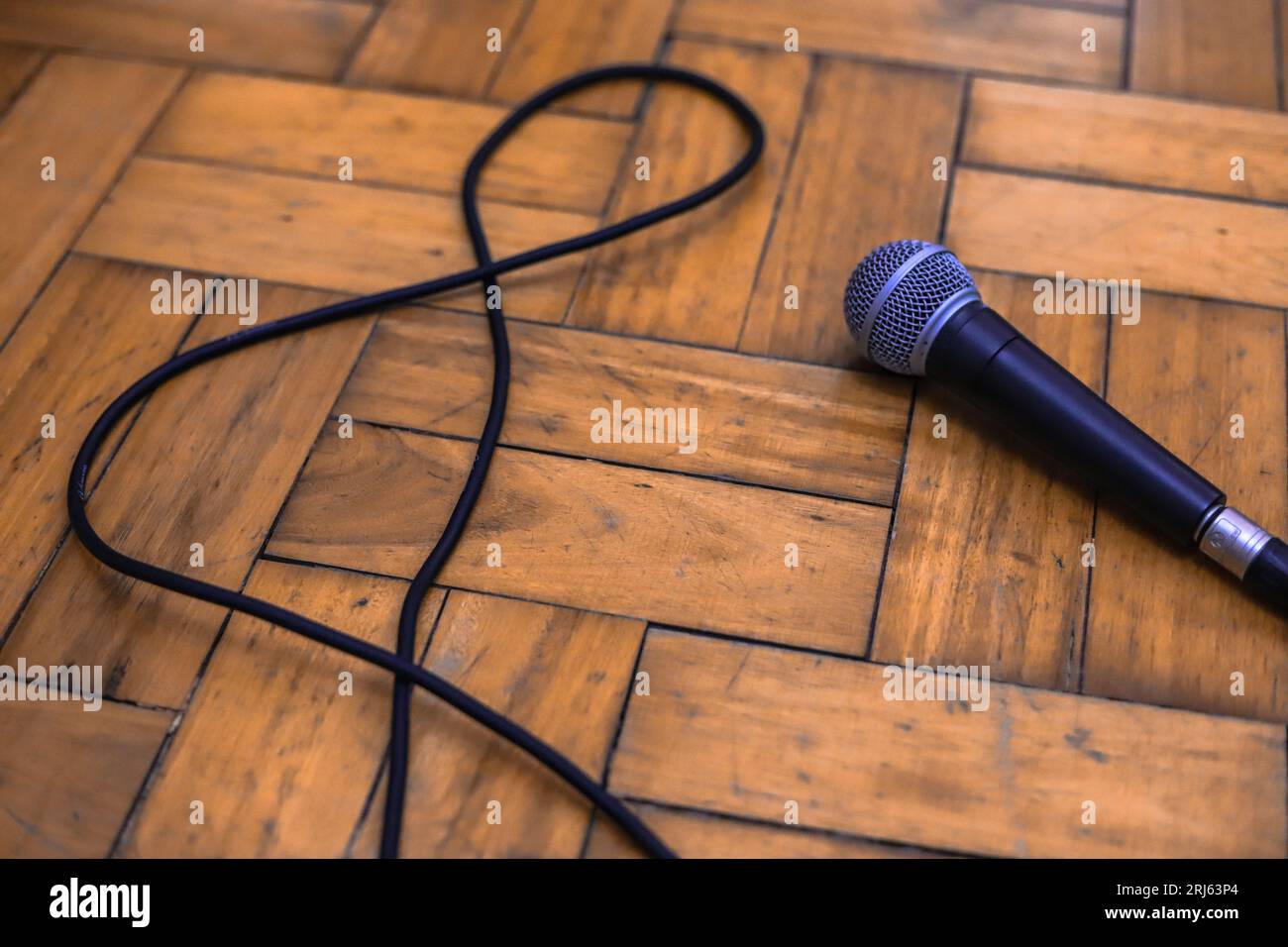 Cord wrap hi-res stock photography and images - Alamy