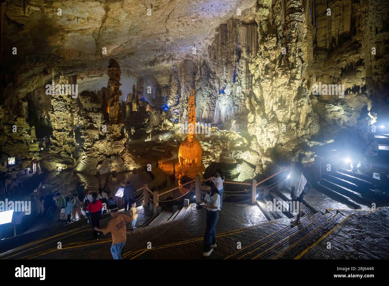 People visit Zhijin Cave in Bijie City, southwest China's Guizhou ...