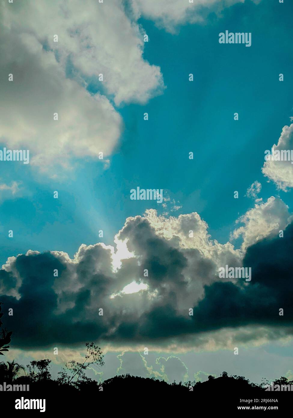 Looming in the distance hi-res stock photography and images - Alamy