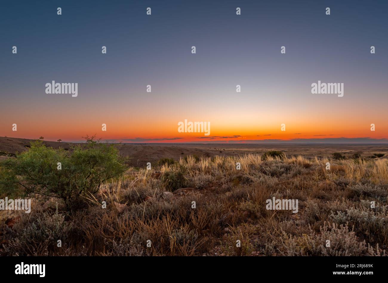 Mundi mundi plains hi-res stock photography and images - Alamy