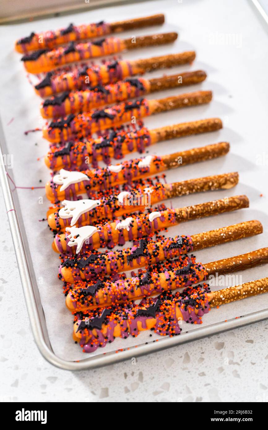 Halloween chocolate-covered pretzel rods Stock Photo - Alamy