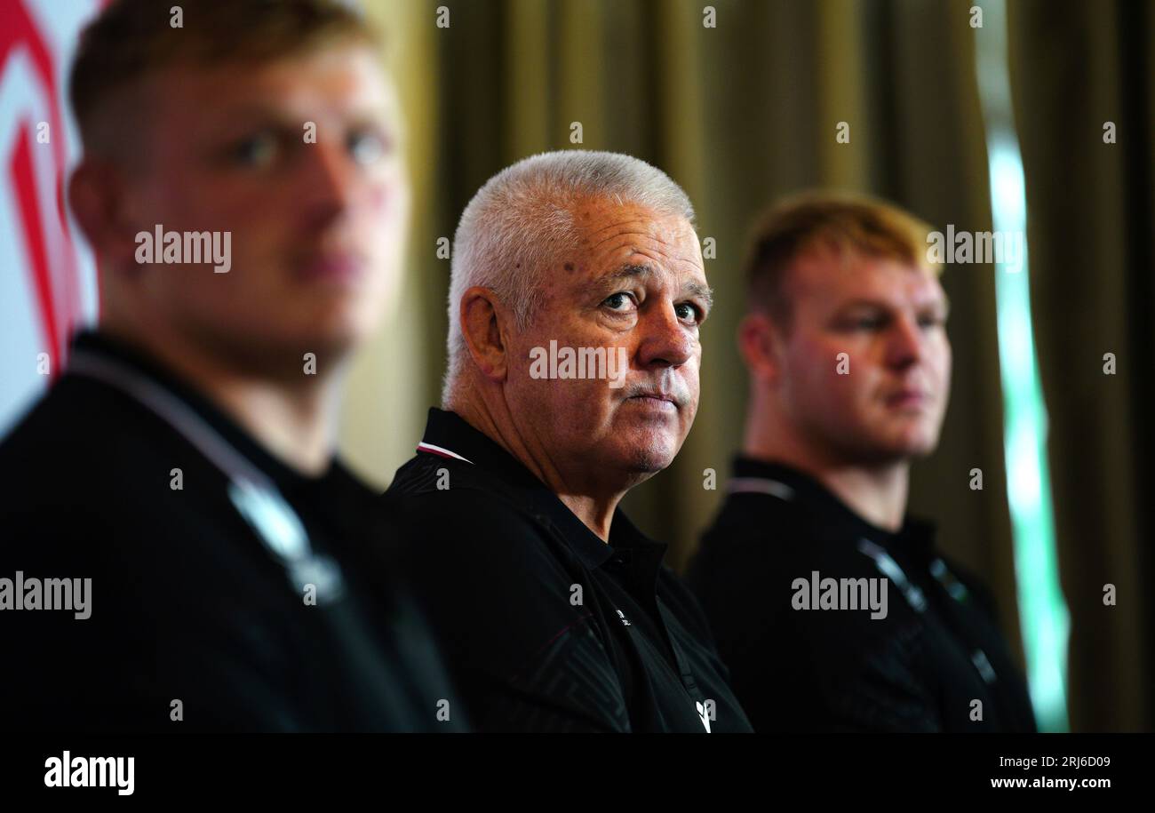 Wales head coach Warren Gatland (centre) with co-captains Jac Morgan ...