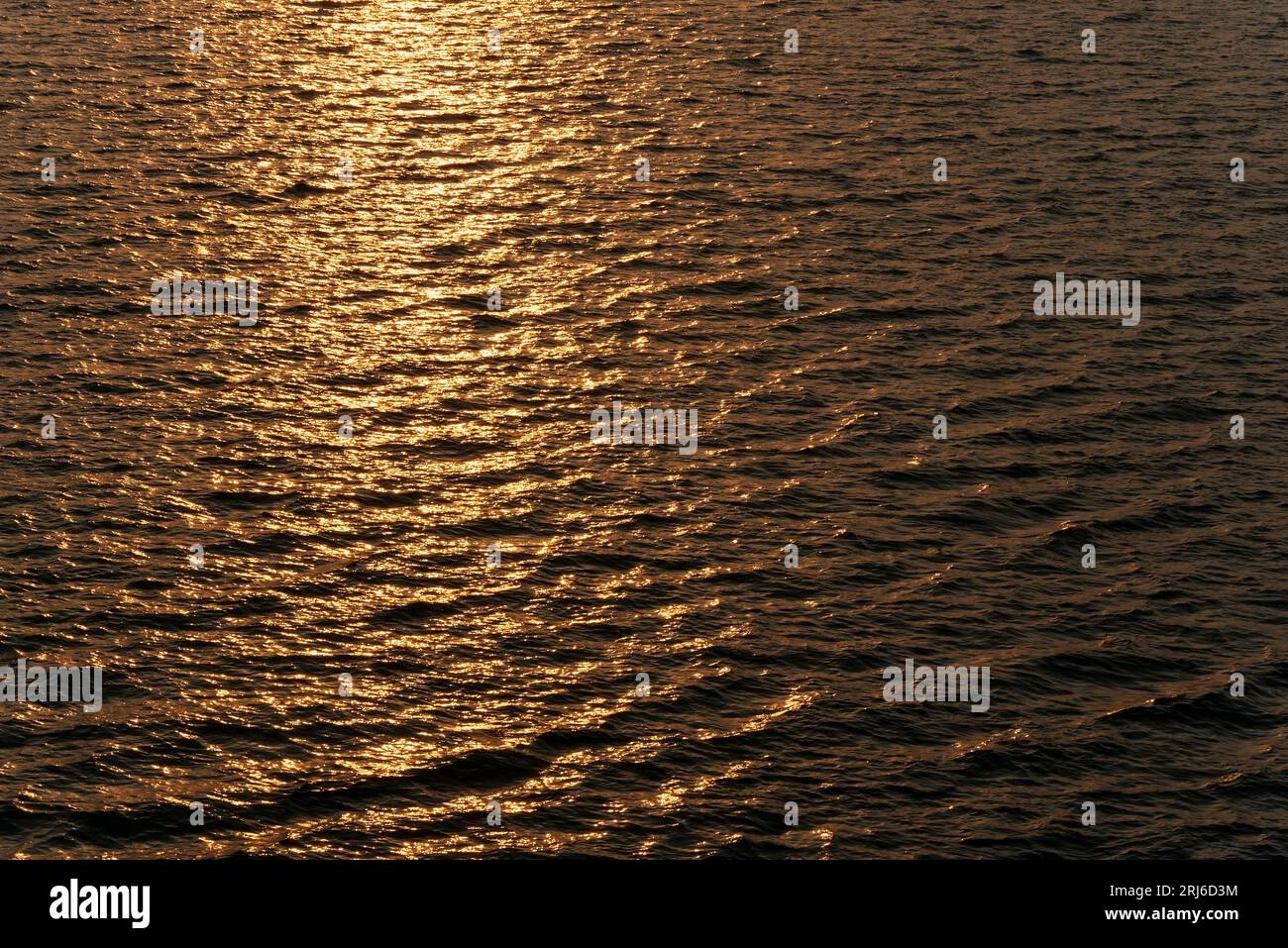 Tranquil sunset closeup sea hi-res stock photography and images - Alamy