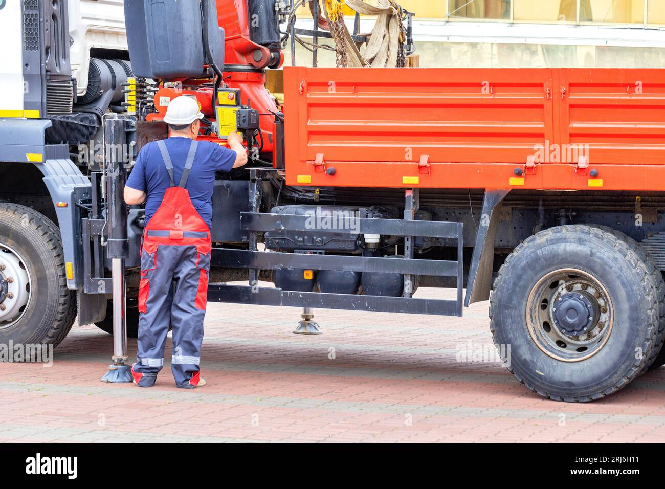 Lifting mechanism hi-res stock photography and images - Alamy