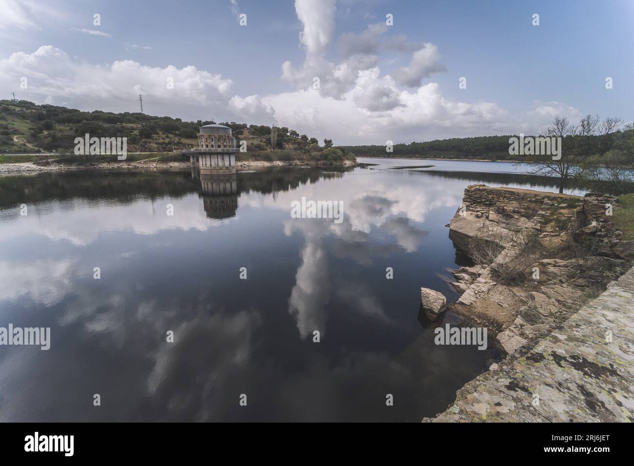 Photograph representing the El Villar reservoir in which we can see the ...