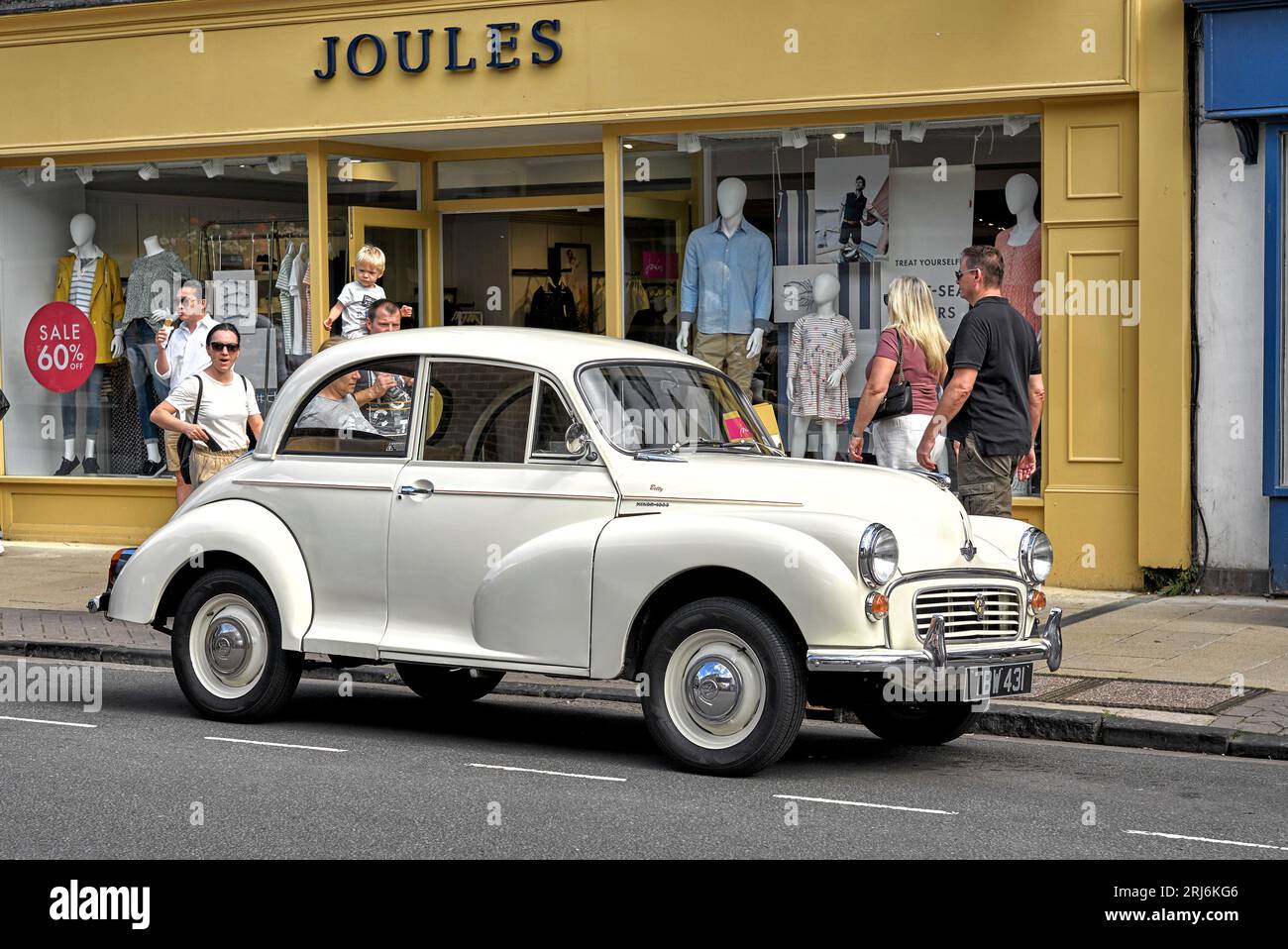 Immaculate condition hi-res stock photography and images - Alamy