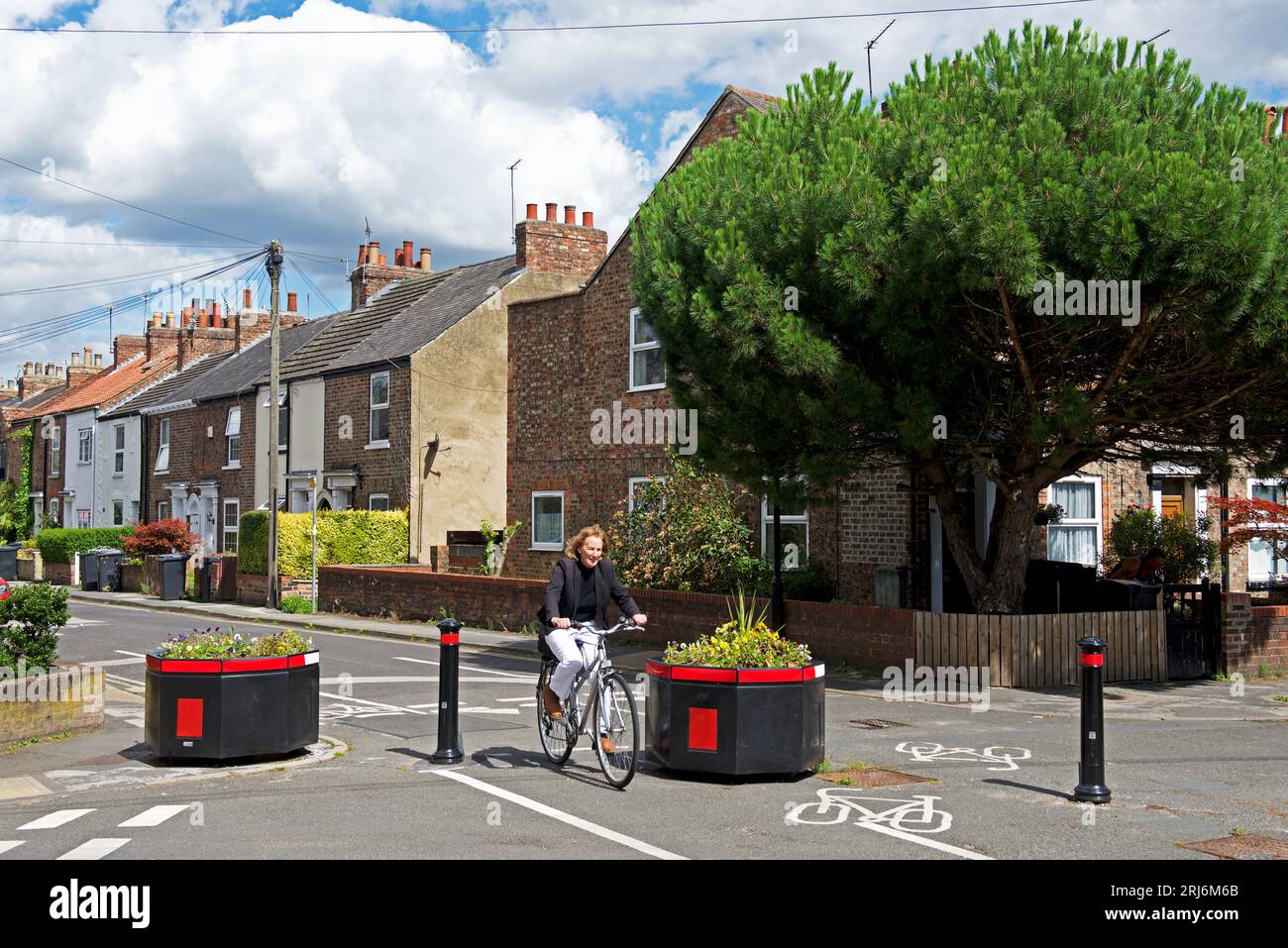 Controversial traffic-calming measures in the Groves area of York ...