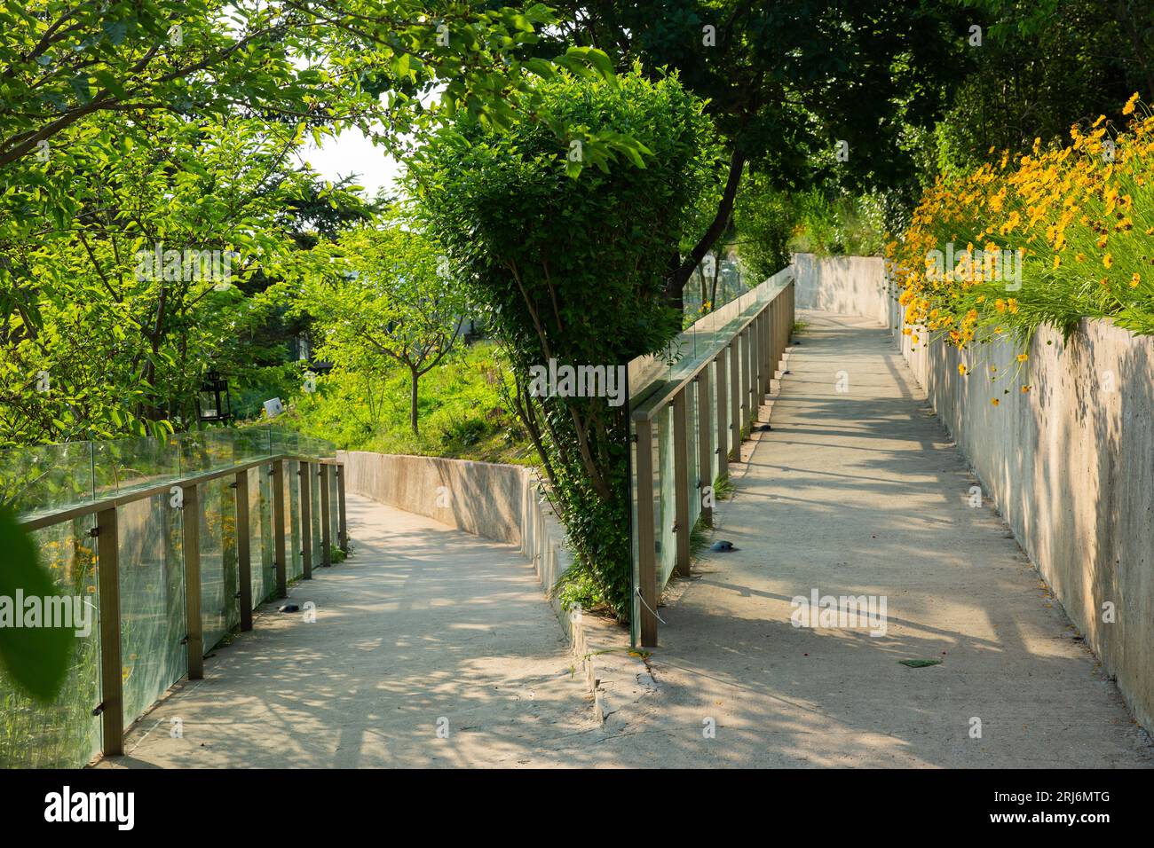 China dalian park hi-res stock photography and images - Alamy