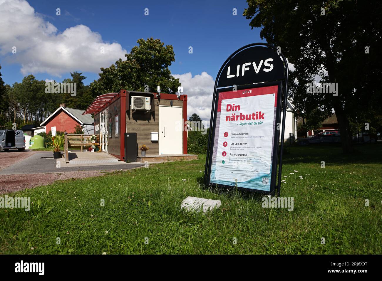 Signs and symbols, an unmanned grocery store Stock Photo - Alamy