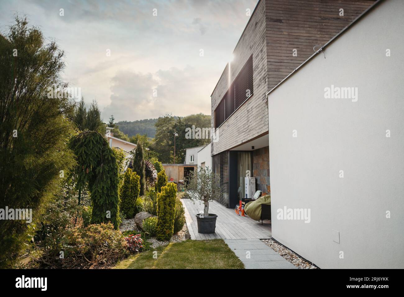 Garden exterior design perspective hi-res stock photography and images ...