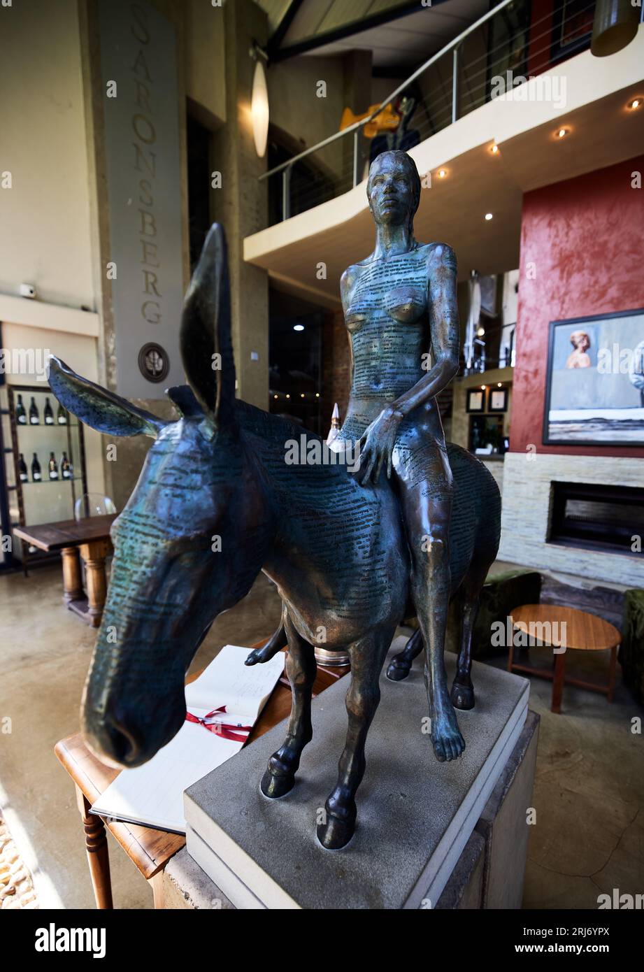 Statue of man and statue of cow hi-res stock photography and images - Alamy