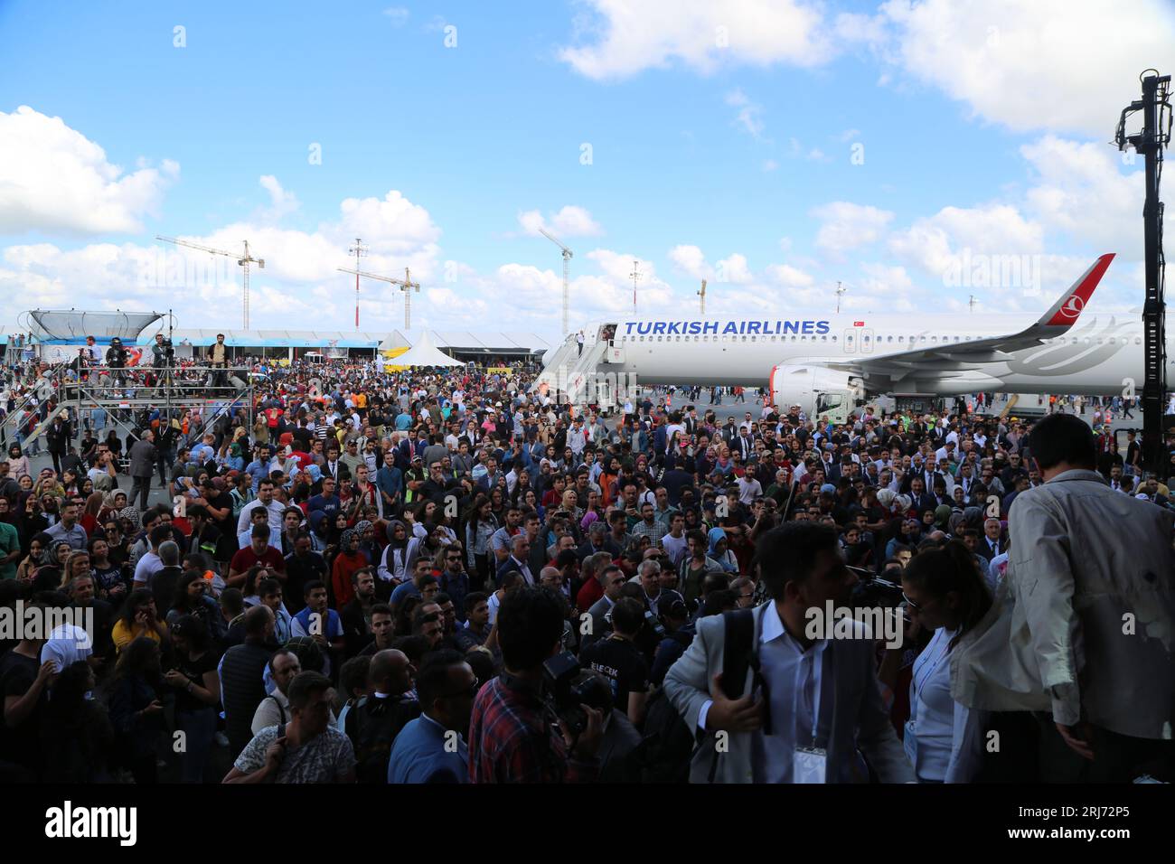 airplane event. air show including cargo planes balloons and f1 racing ...