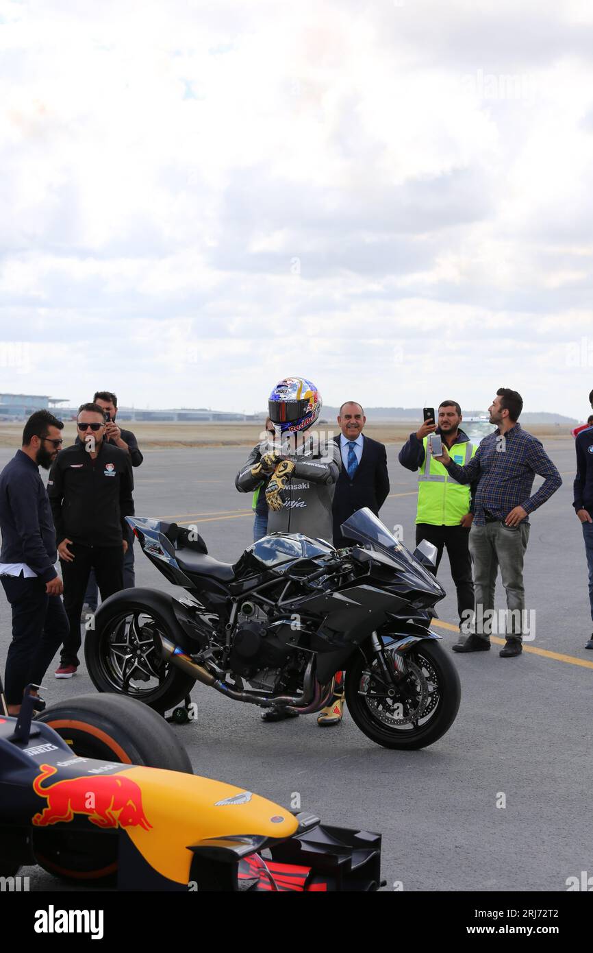 F1 transport plane hi-res stock photography and images - Alamy