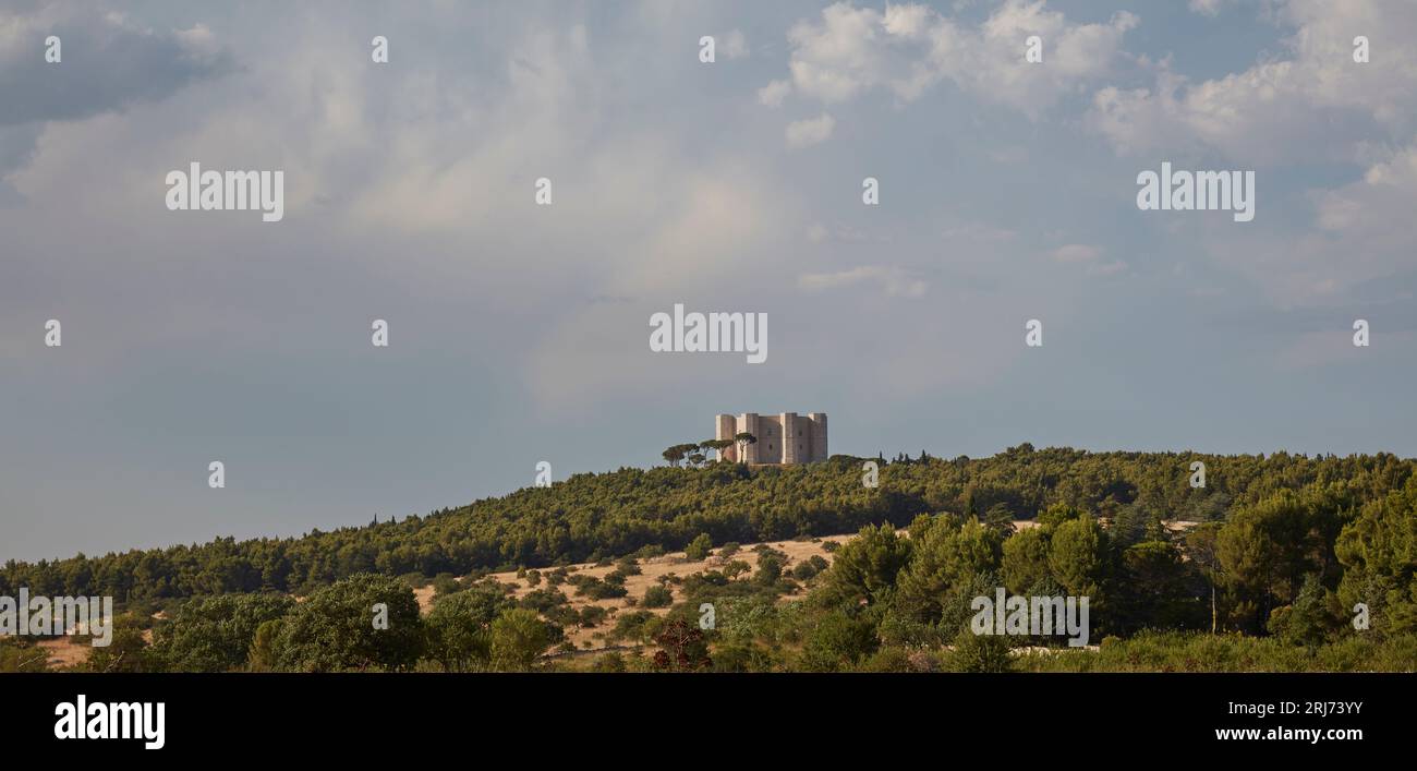 Castel del Monte, Puglia, Southern Italy. 13th century castle Stock ...