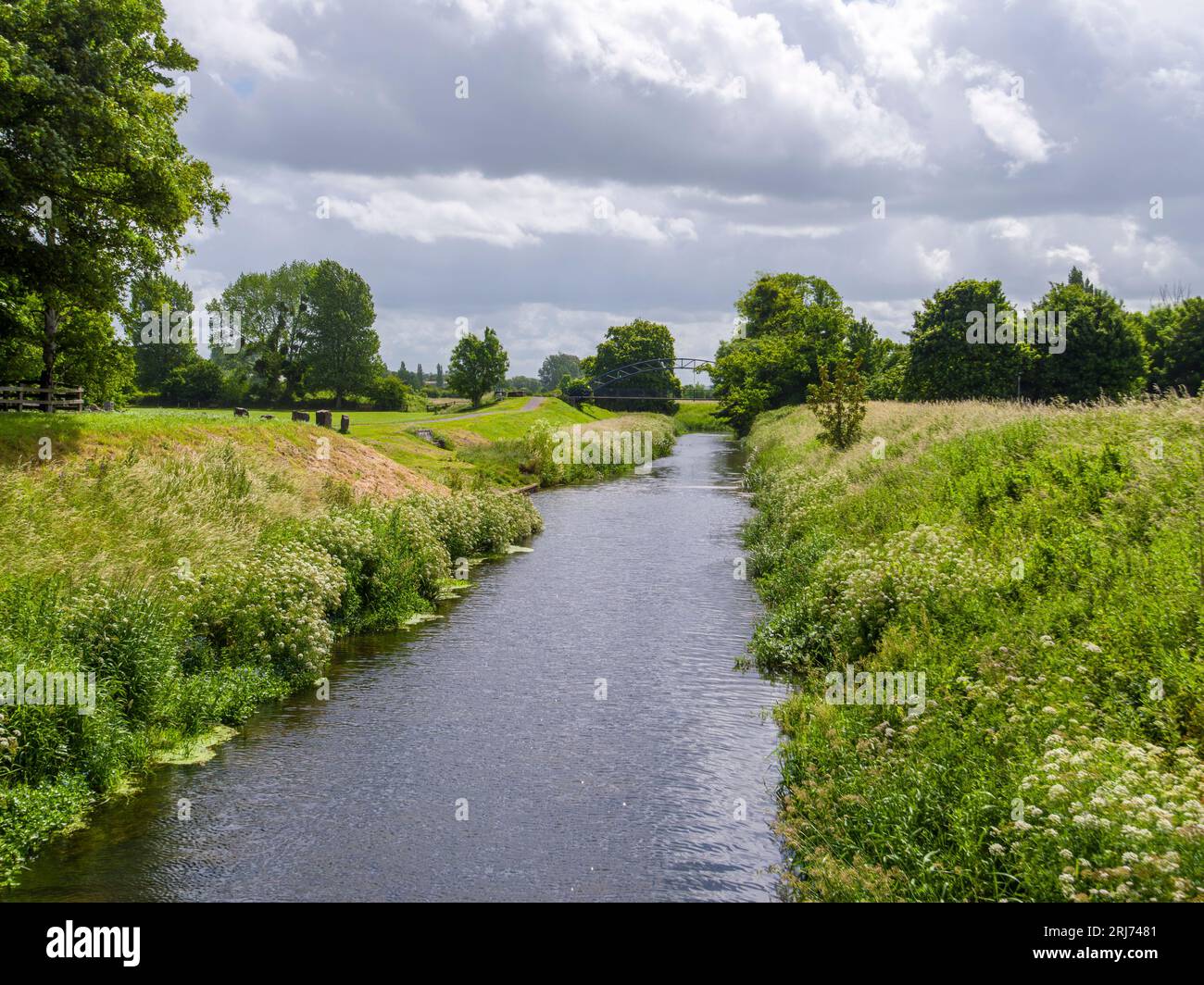 The River Yeo beside the Millenium Green in the village of Congresbury ...