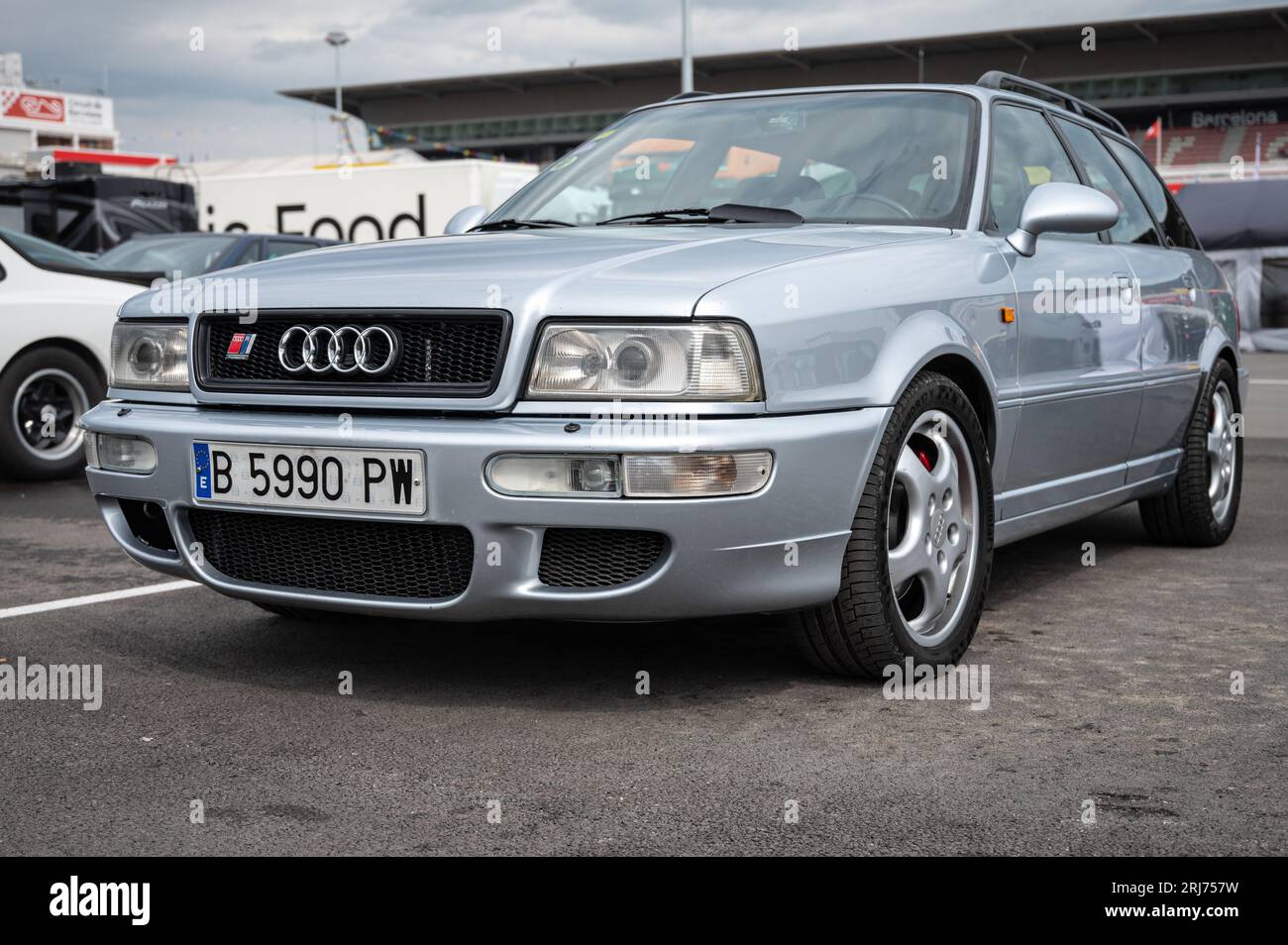 Front view of the classic sports family Audi RS2 Avant in light gray color Stock Photo - Alamy