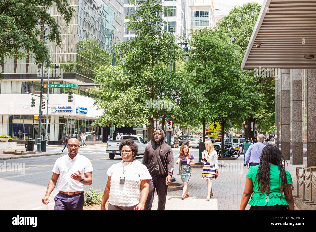 Tall african american man hi-res stock photography and images - Alamy
