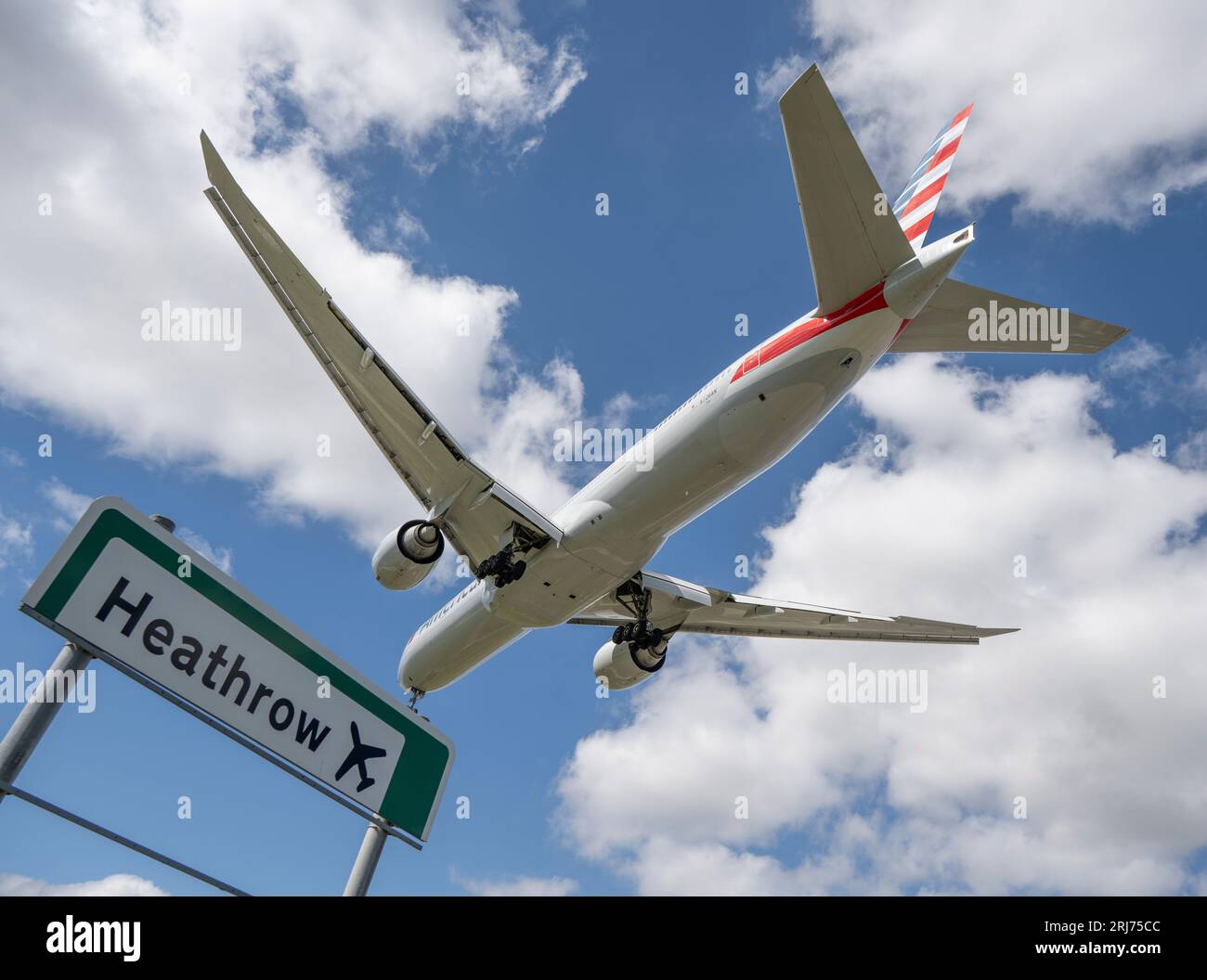 Heathrow road sign broken hi-res stock photography and images - Alamy